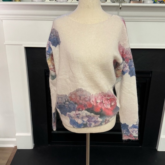 Bianco & Blu | Sweaters | Bianco Blu Luxury Mohair Floral Knit Sweater ...